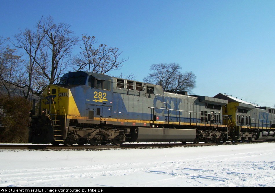 CSX 282 Q271 at Iona Island
